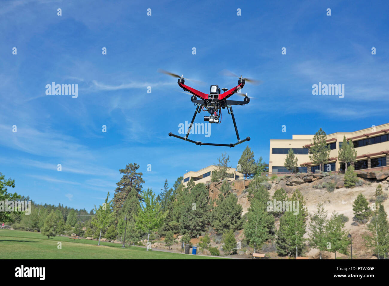 Quadcopter hi-res stock photography and images - Alamy
