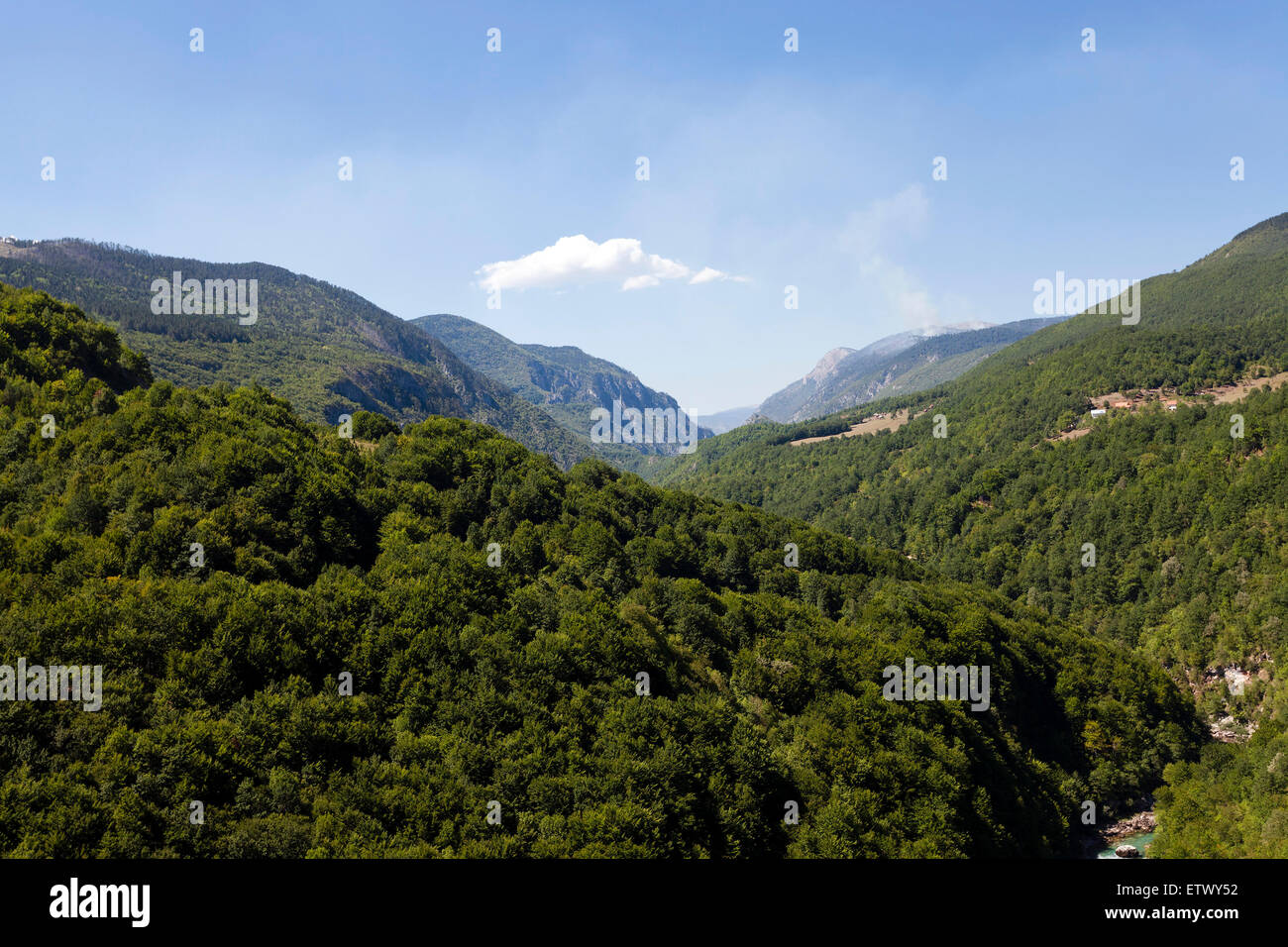 Peak dist hi-res stock photography and images - Alamy