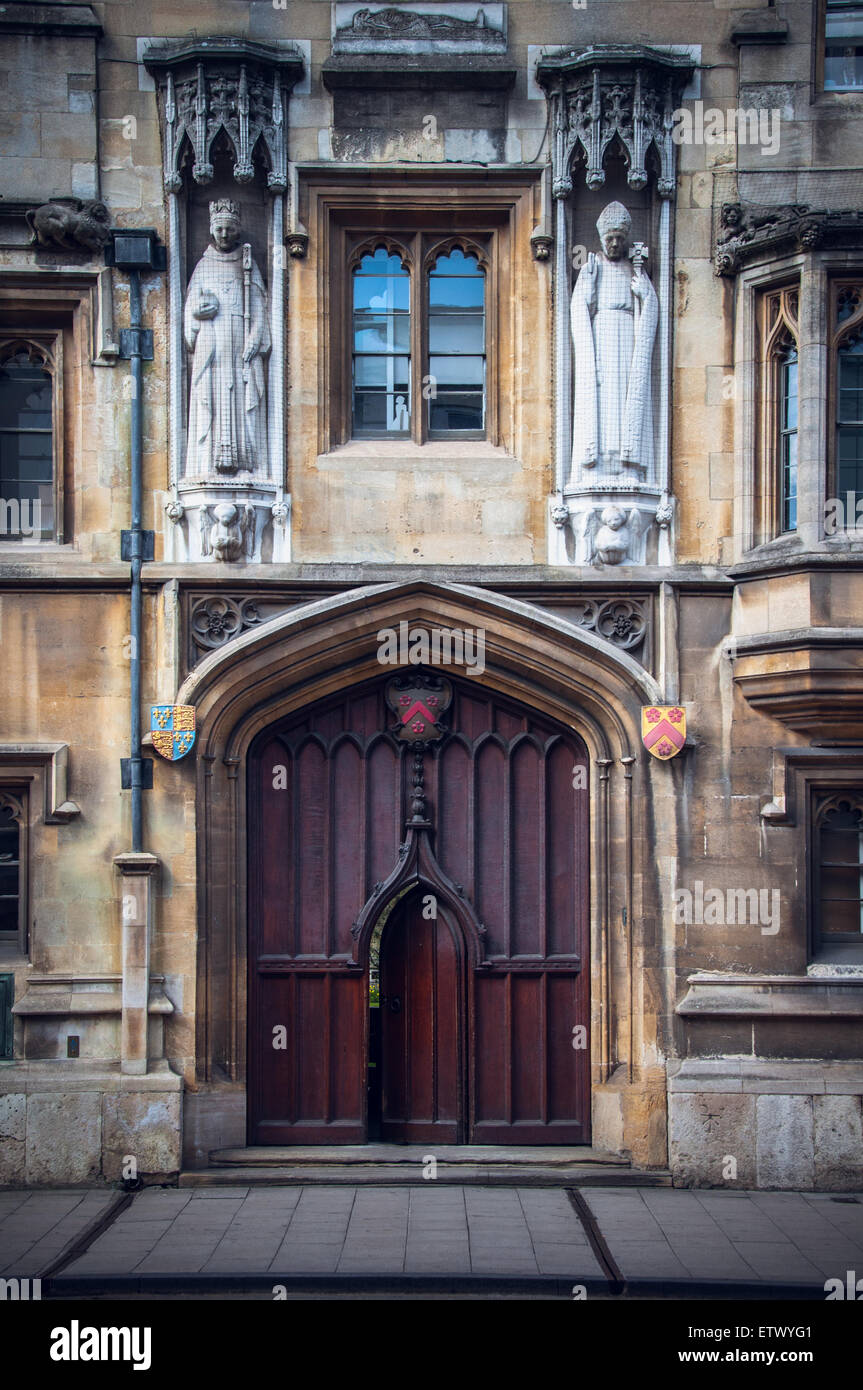 Oxford university closed gates hi-res stock photography and images - Alamy