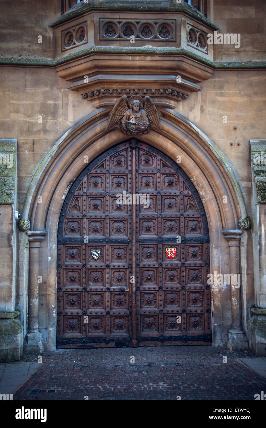 Oxford university closed gates hi-res stock photography and images - Alamy