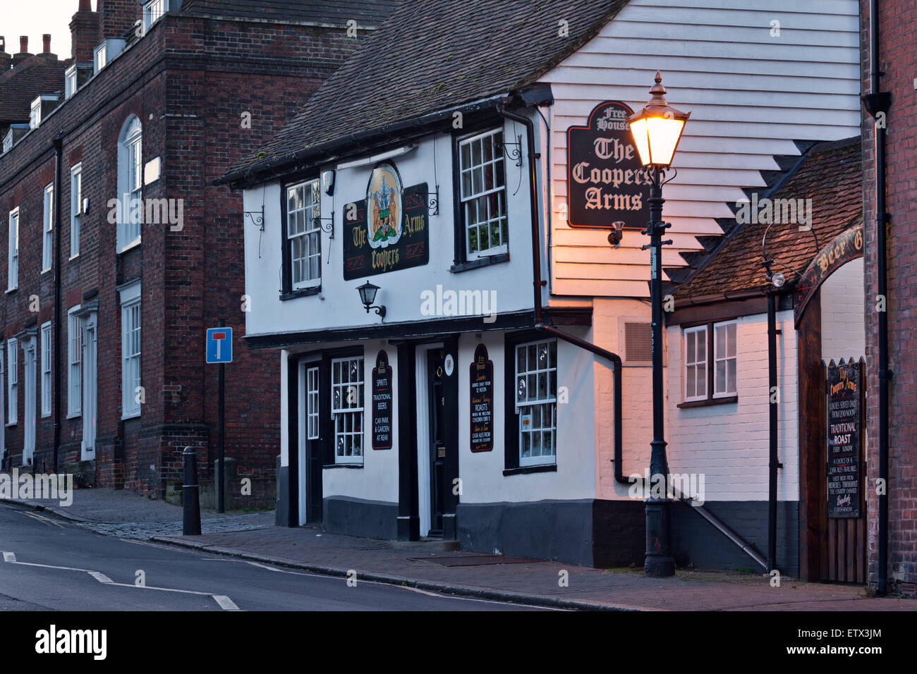 The coopers arms hi-res stock photography and images - Alamy