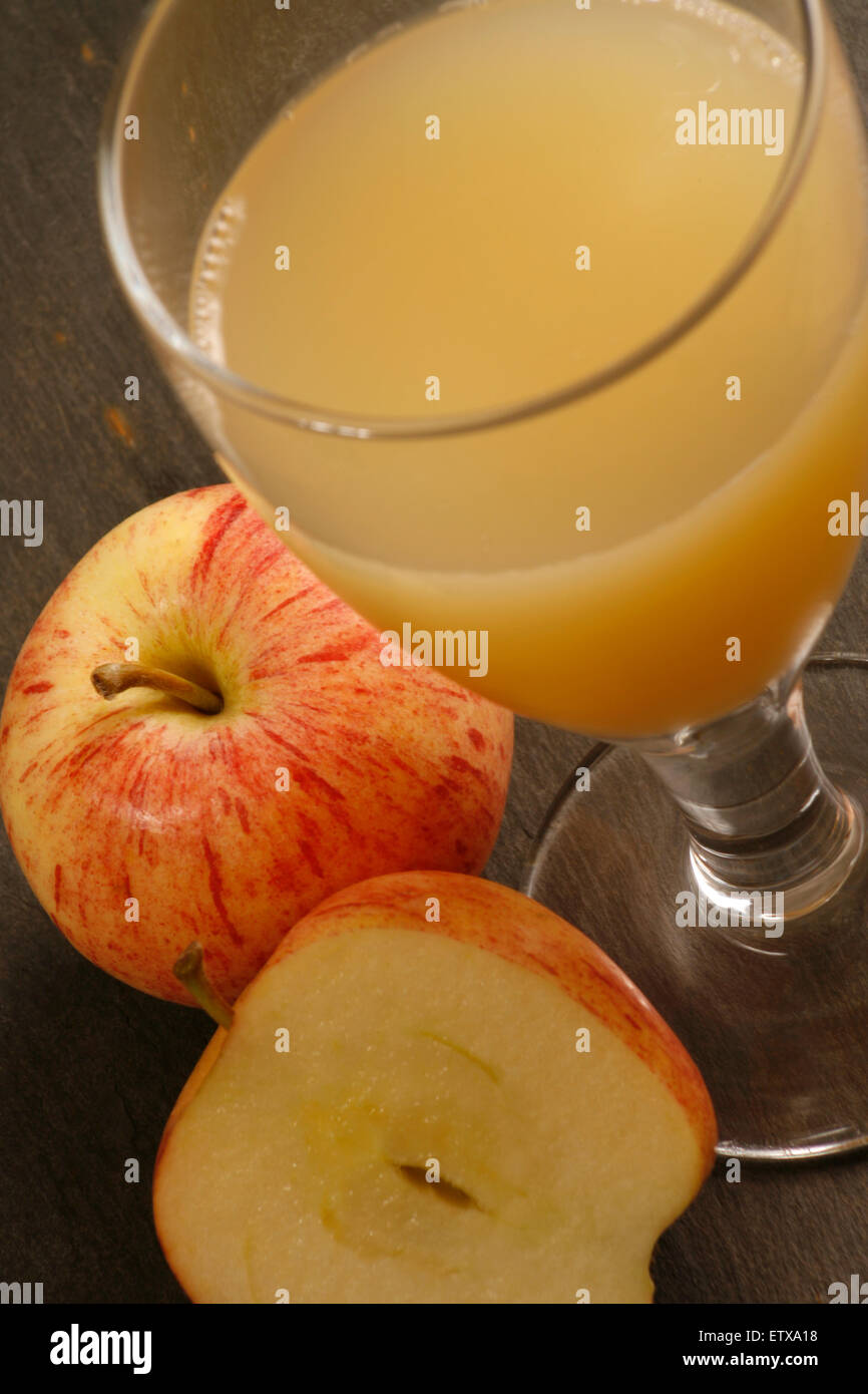 Juice and apple hi-res stock photography and images - Alamy