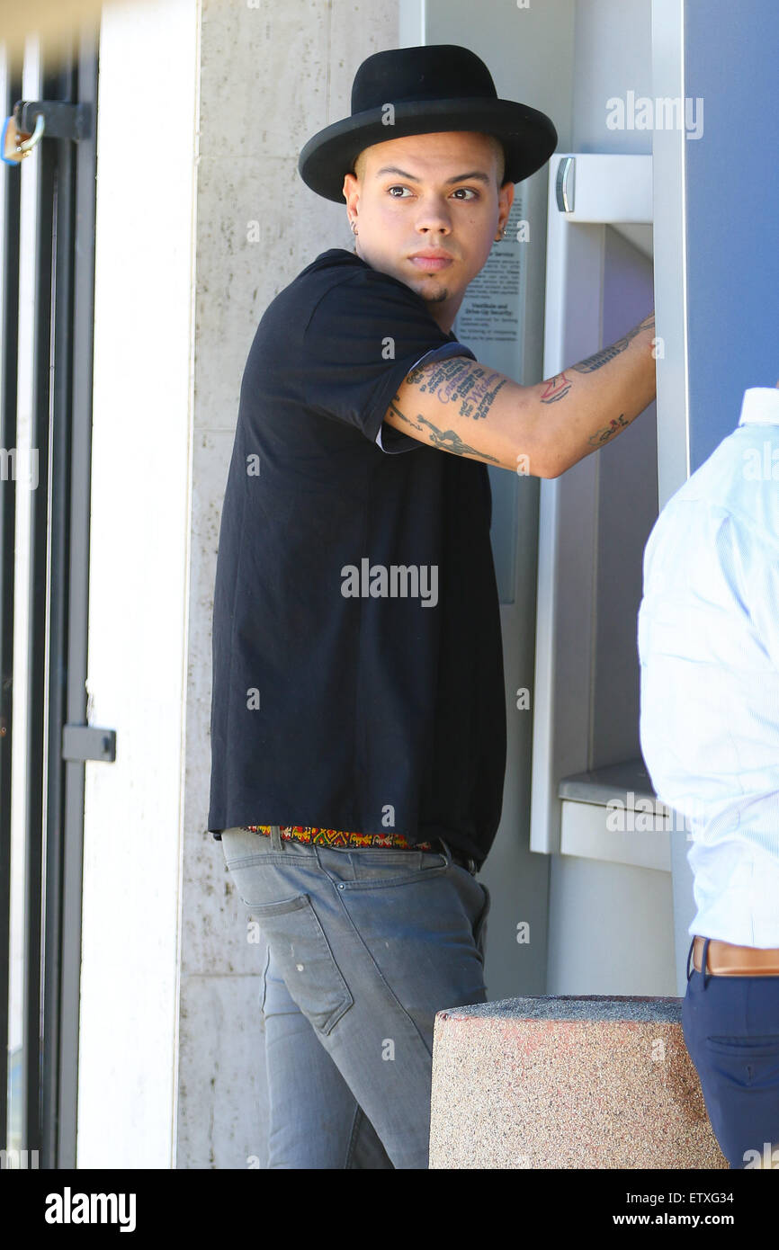 Evan Ross withdraws some cash at an ATM in Beverly Hills Featuring ...