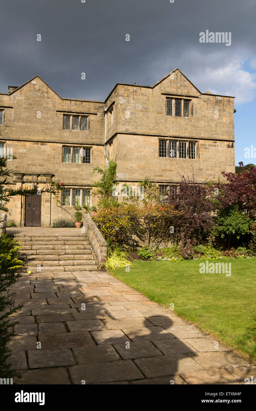 Eyam hall hi-res stock photography and images - Alamy