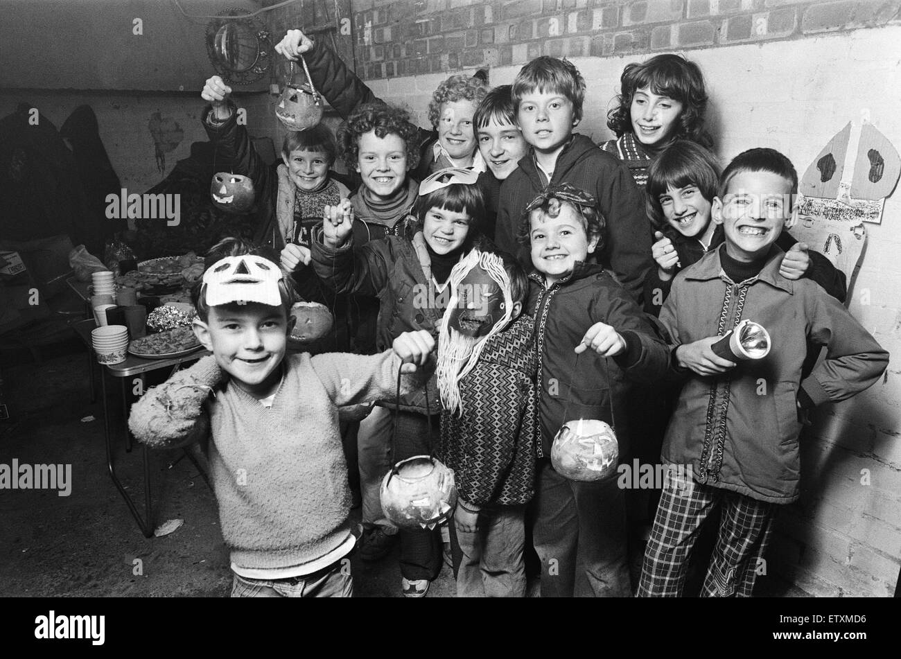 Kids Halloween party at Rousden Close Birmingham. 30th October 1978 ...
