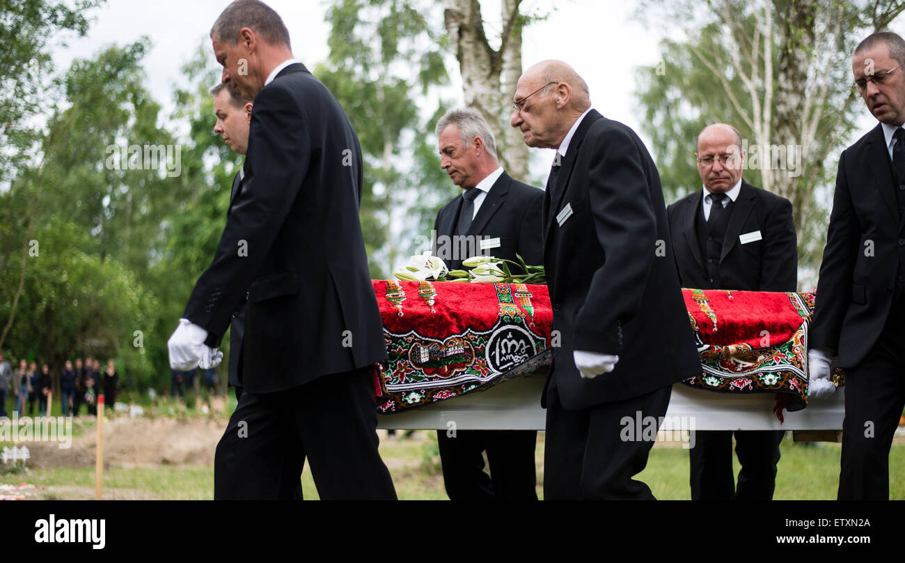 Carry casket hi-res stock photography and images - Alamy