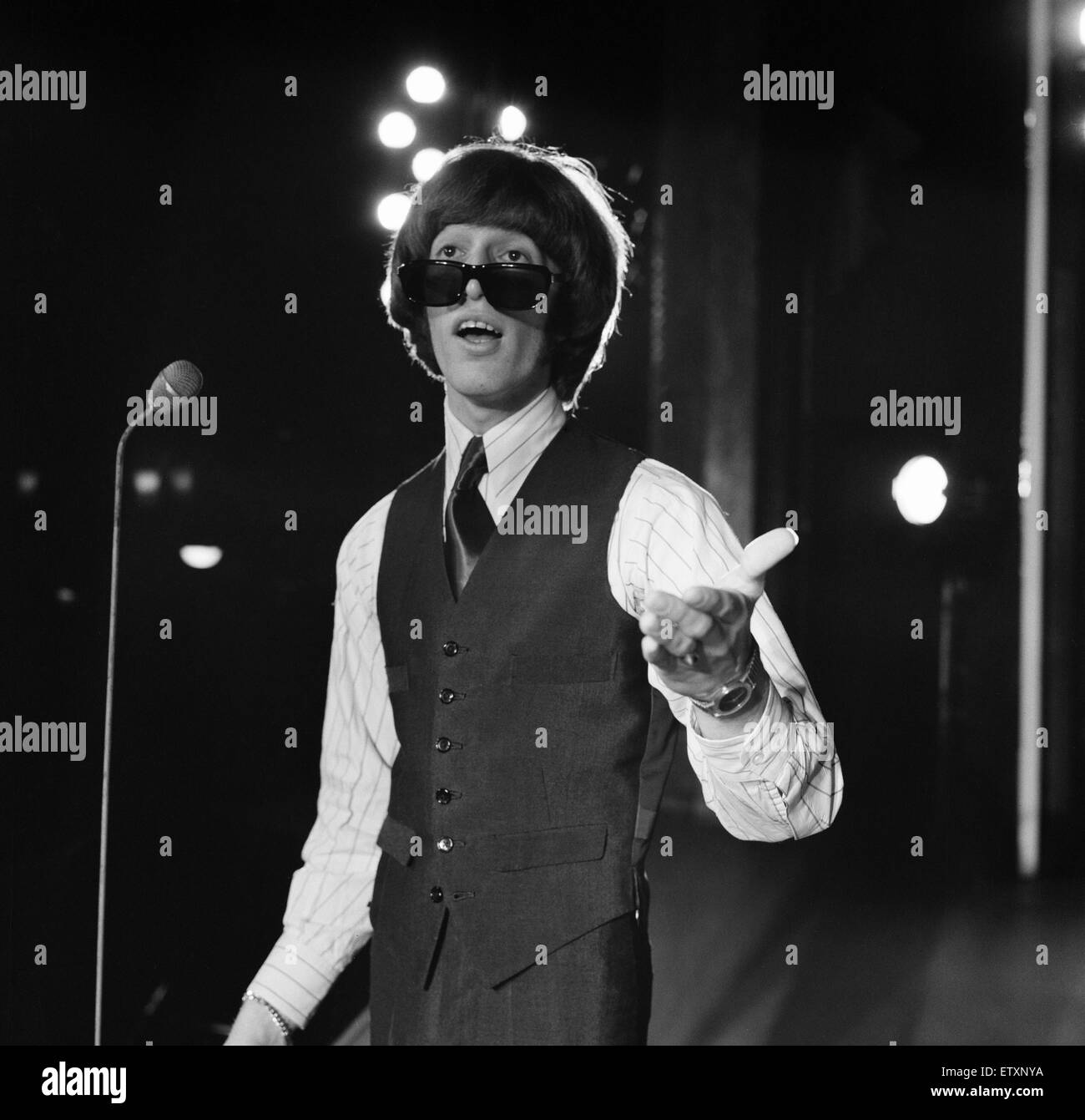 Robin gibb 1969 High Resolution Stock Photography and Images - Alamy