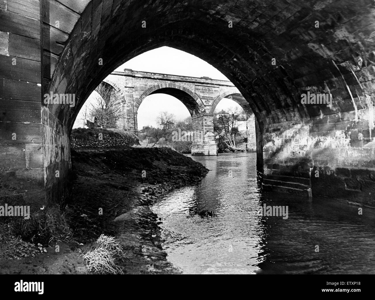 Viaduct railway bridge in Black and White Stock Photos & Images - Alamy
