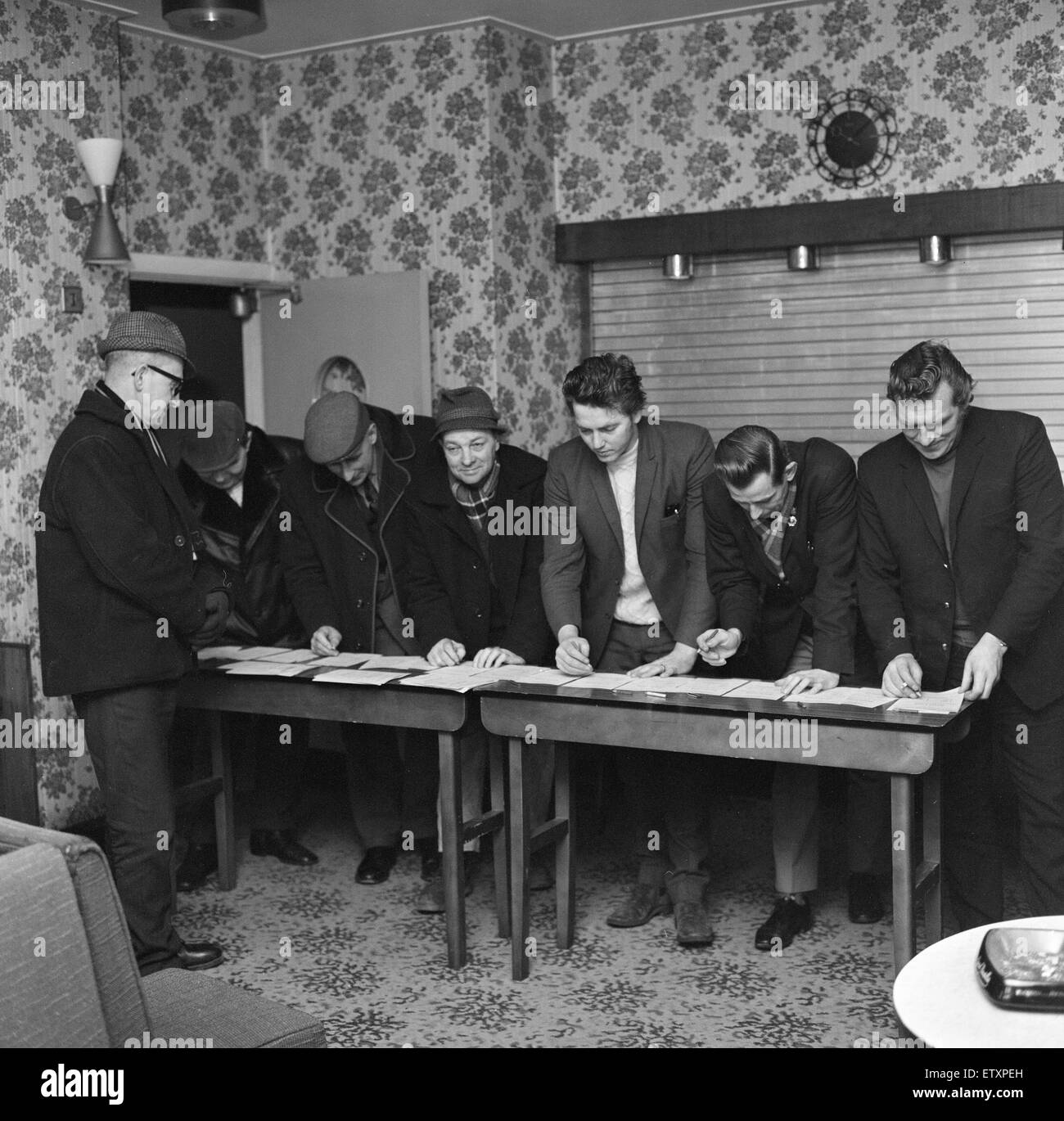Miners strike 1972 hi-res stock photography and images - Alamy