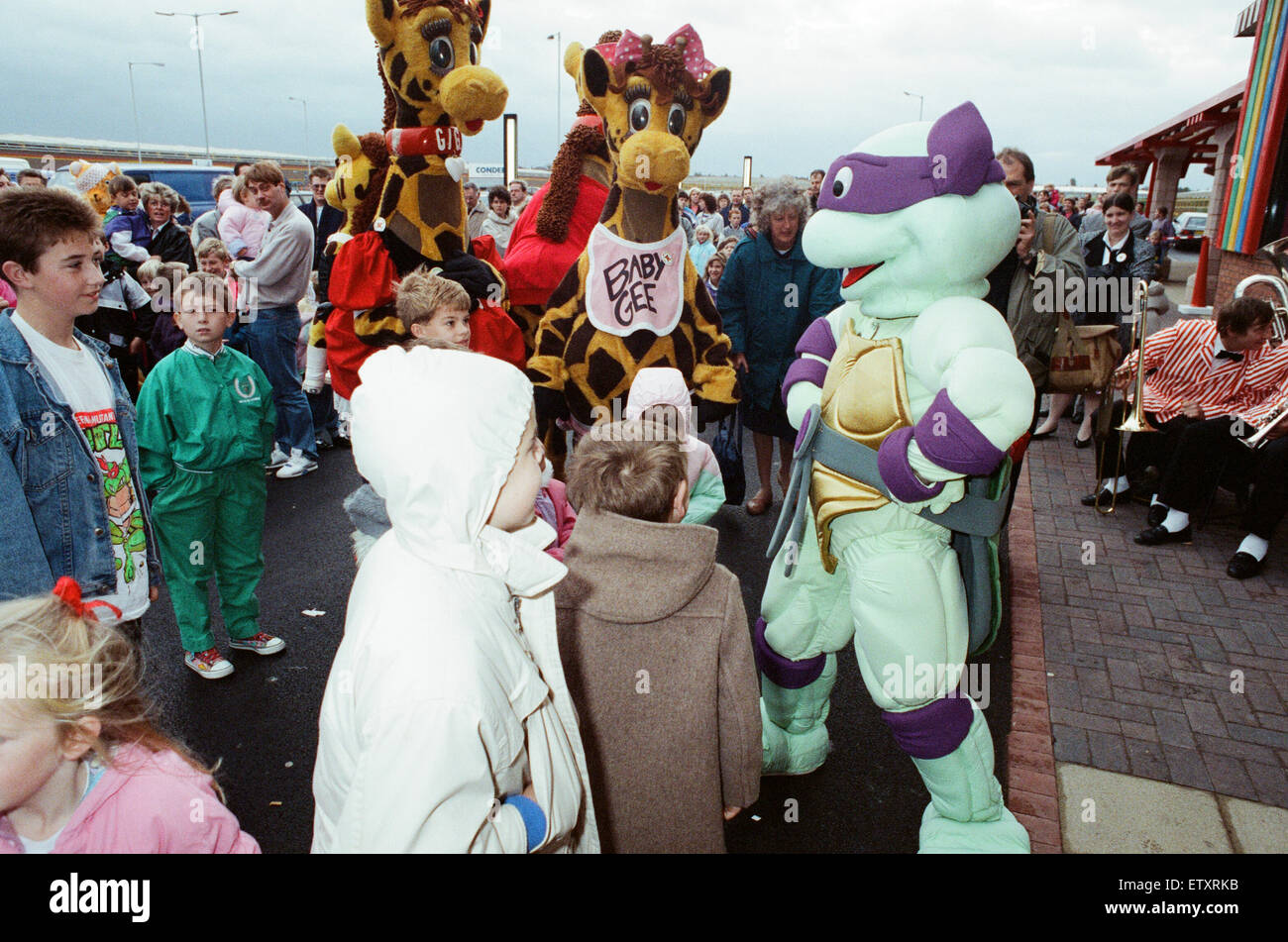 Turtle Mania hit Teesside today, at the opening of the new Toys R Us at ...