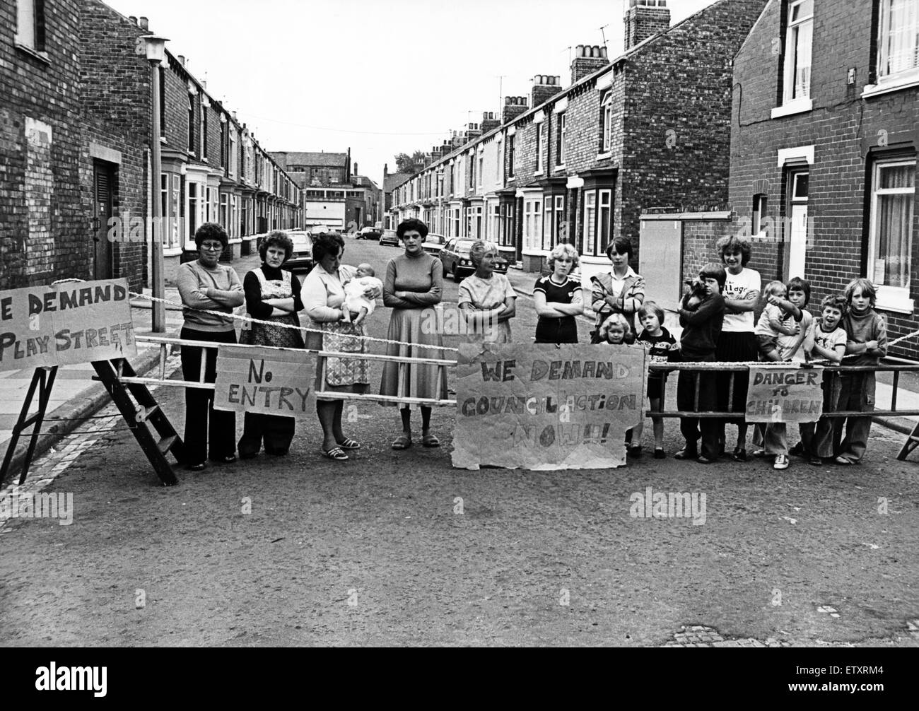 Middlesbrough street with children hi-res stock photography and images ...