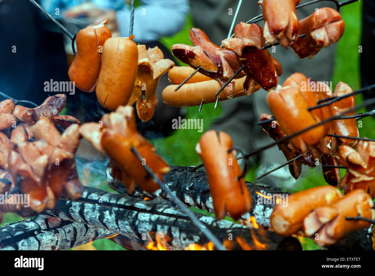 Camp bonfire flame burning hi-res stock photography and images - Alamy