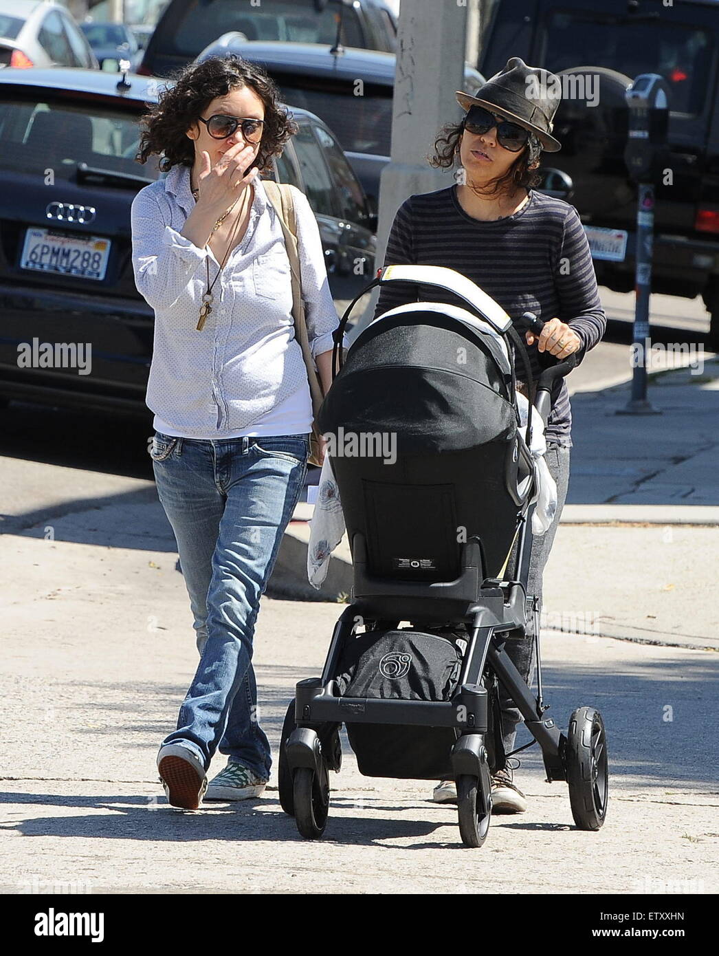 Sara Gilbert Linda Perry Kids Sara Gilbert And Wife Linda Perry Take