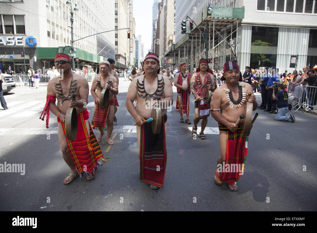 Philippine costume costumes hi-res stock photography and images - Alamy