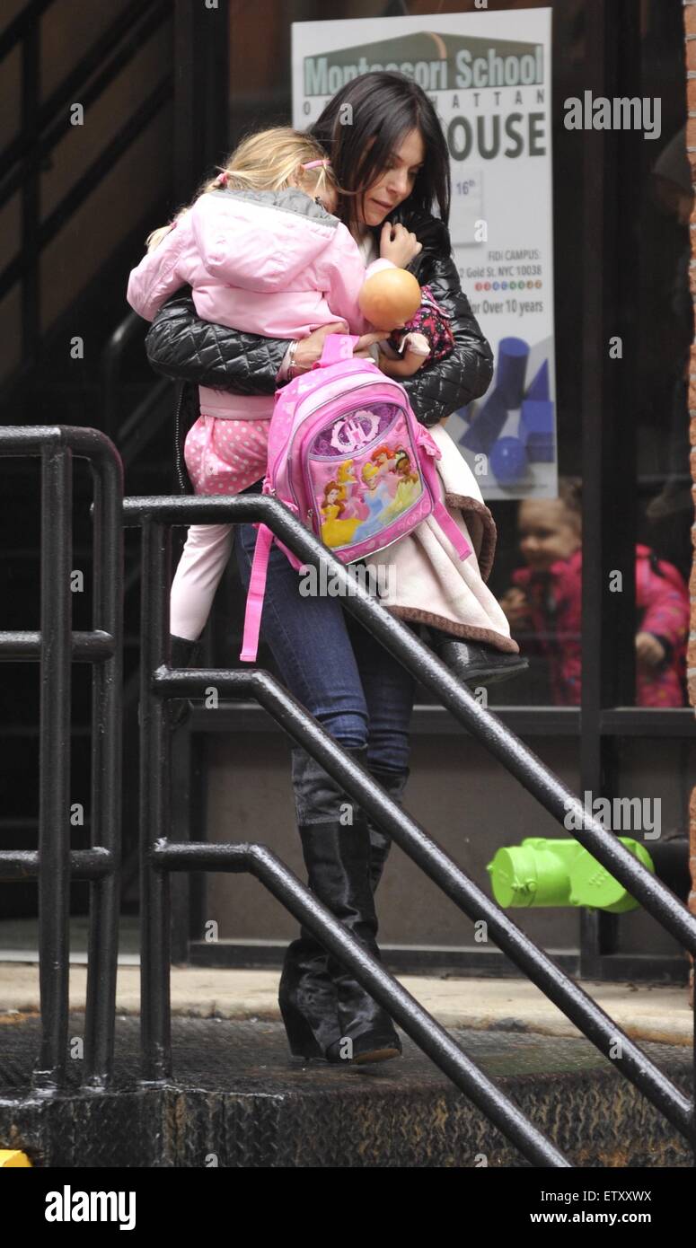 Bethenny Frankel picks up her daughter Bryn from school Featuring ...