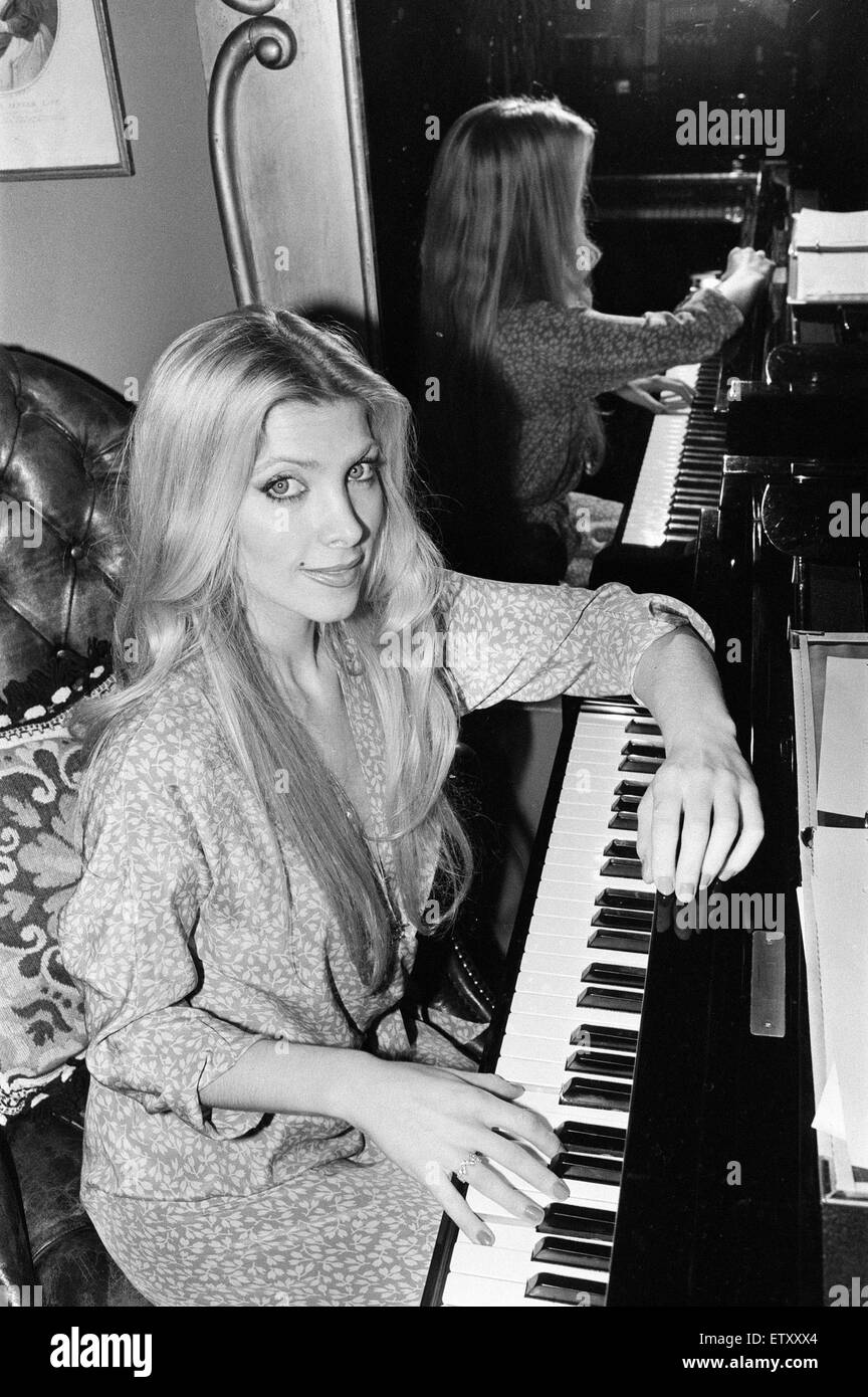 Lynsey de Paul pictured at her north London home. 16th January 1980 ...