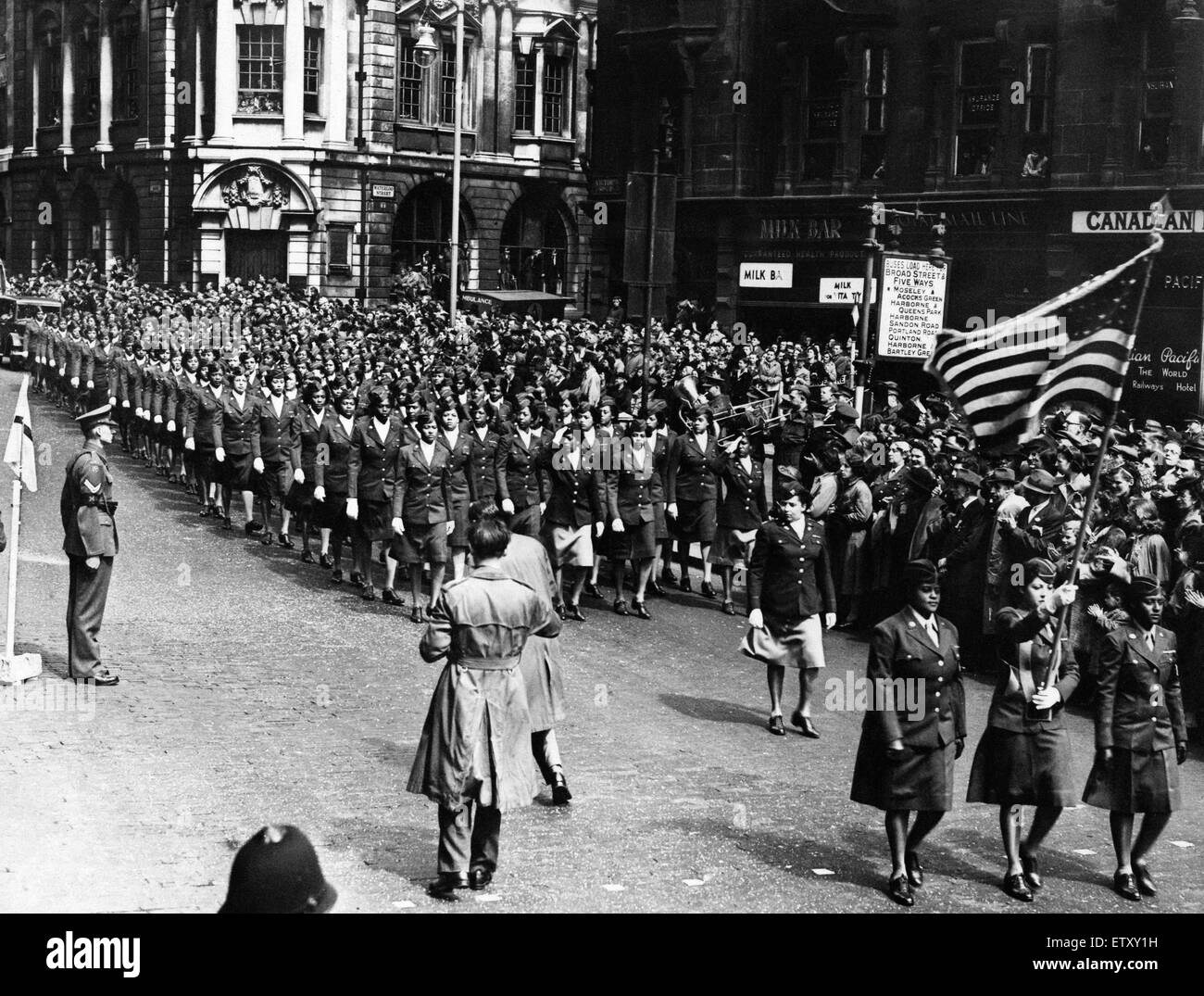 Victory parade of 1945 hi-res stock photography and images - Alamy