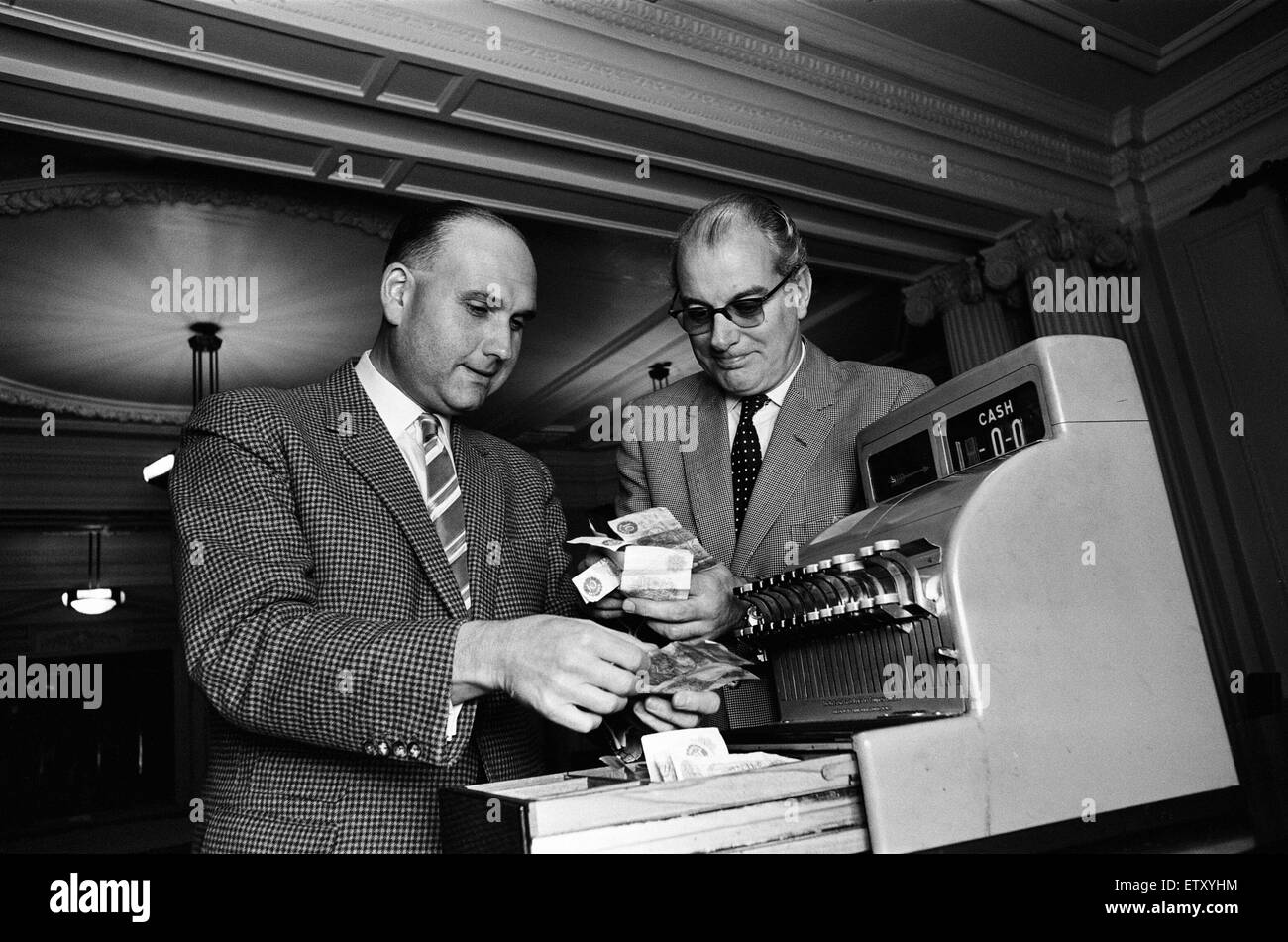 Peter rogers hi-res stock photography and images - Alamy