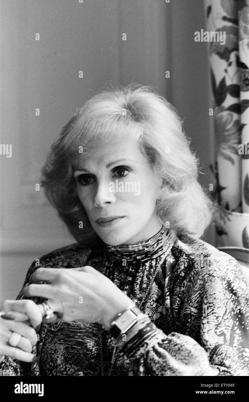 American actress and comedian hi-res stock photography and images - Alamy