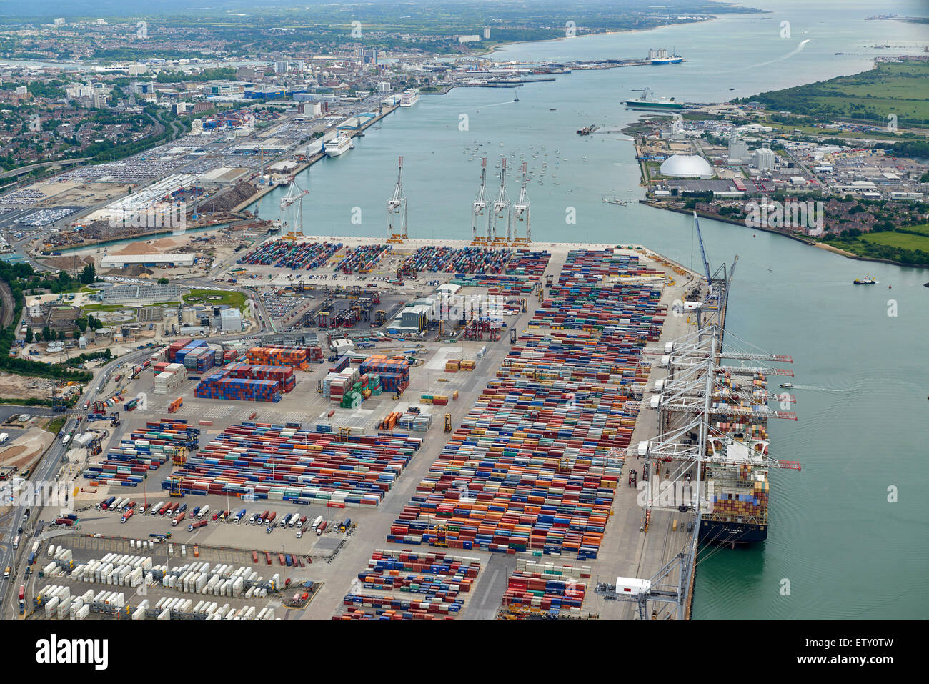 Southampton Docks Hi res Stock Photography And Images Alamy