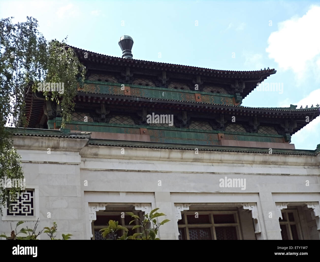 Roof detail of chinese building Stock Photo - Alamy