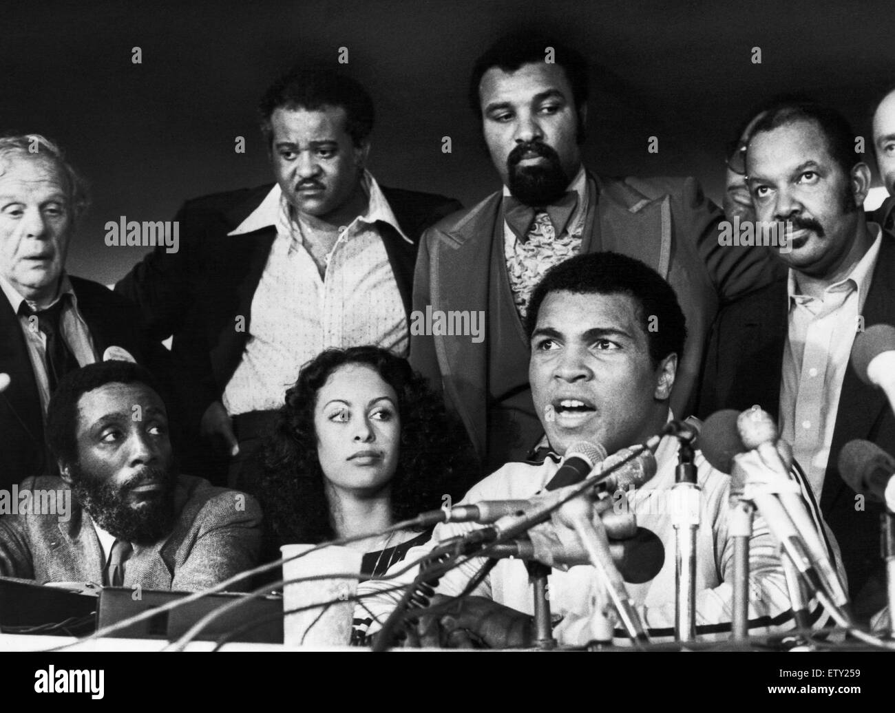 Heavyweights hi-res stock photography and images - Alamy