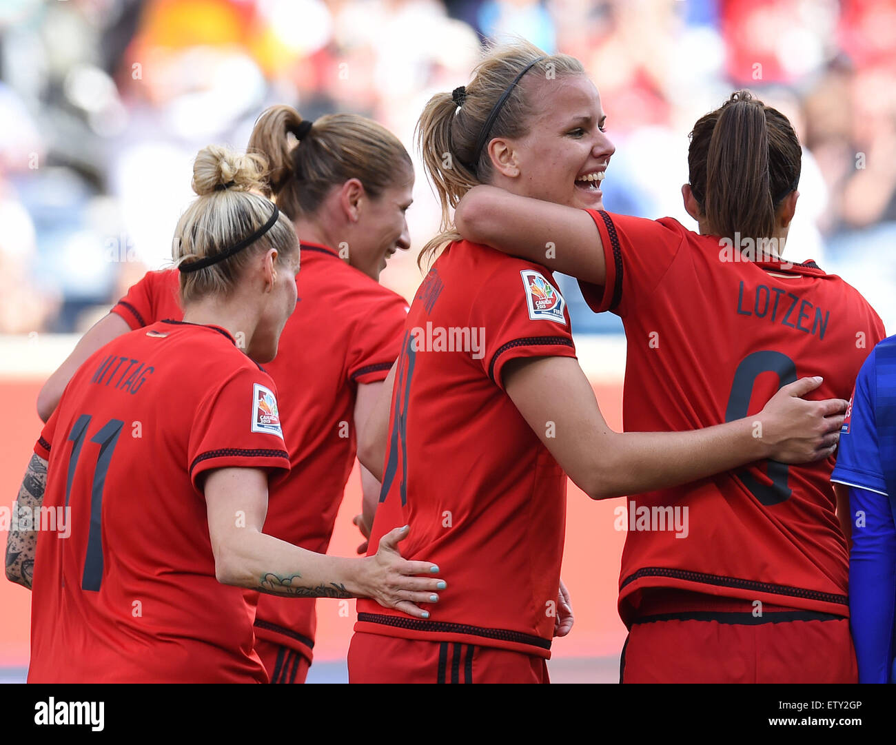 Winnipeg, Canada. 15th June, 2015. Germany's Lena Petermann (2-R ...