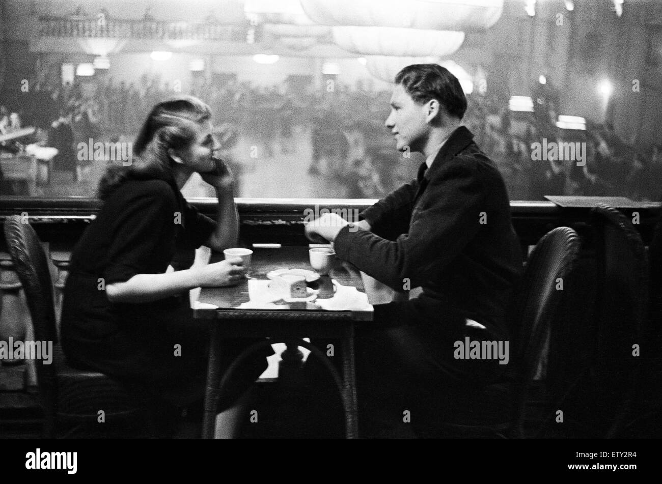 Tea dance and 1940s High Resolution Stock Photography and Images - Alamy