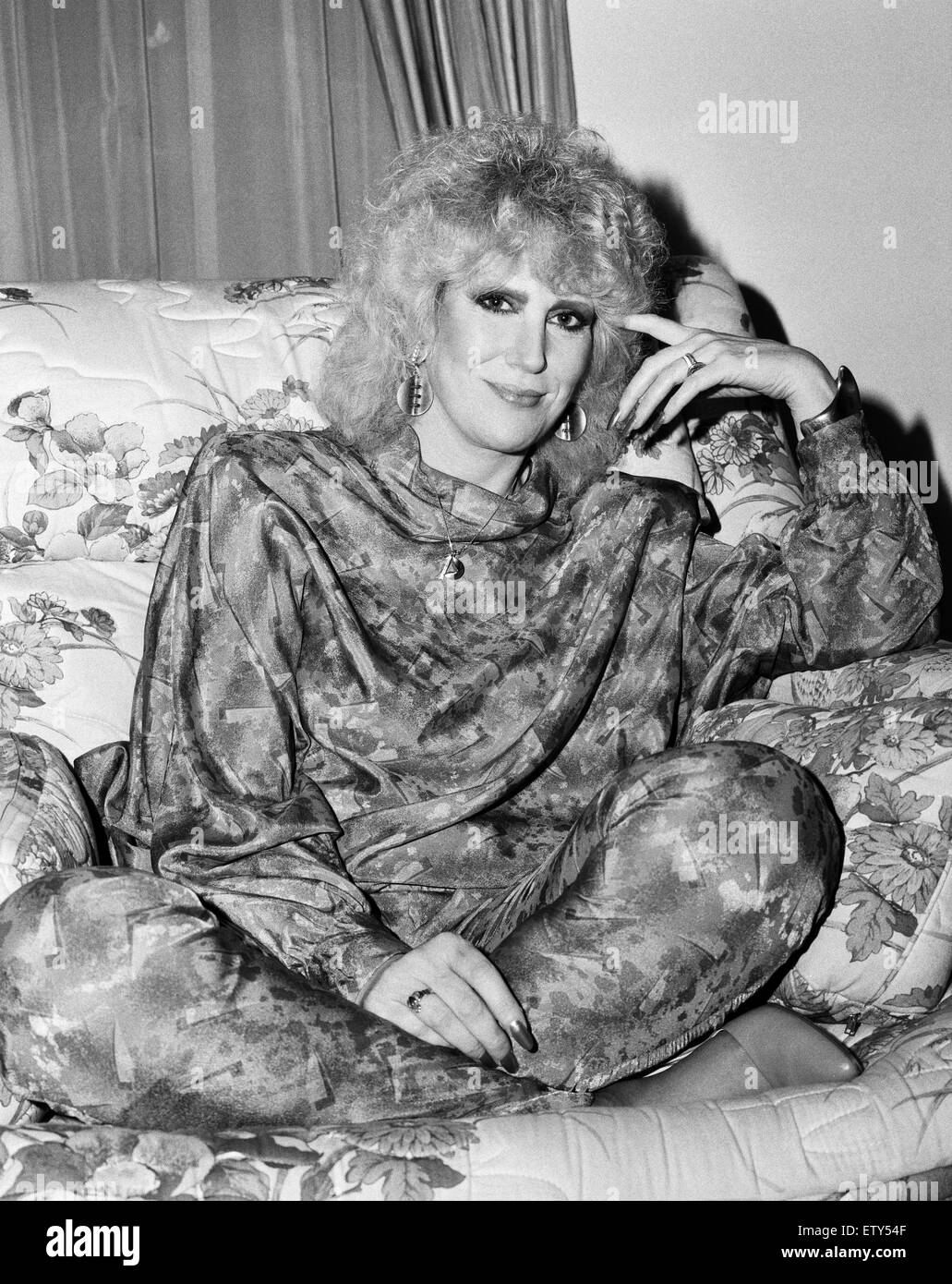 English singer hi-res stock photography and images - Alamy