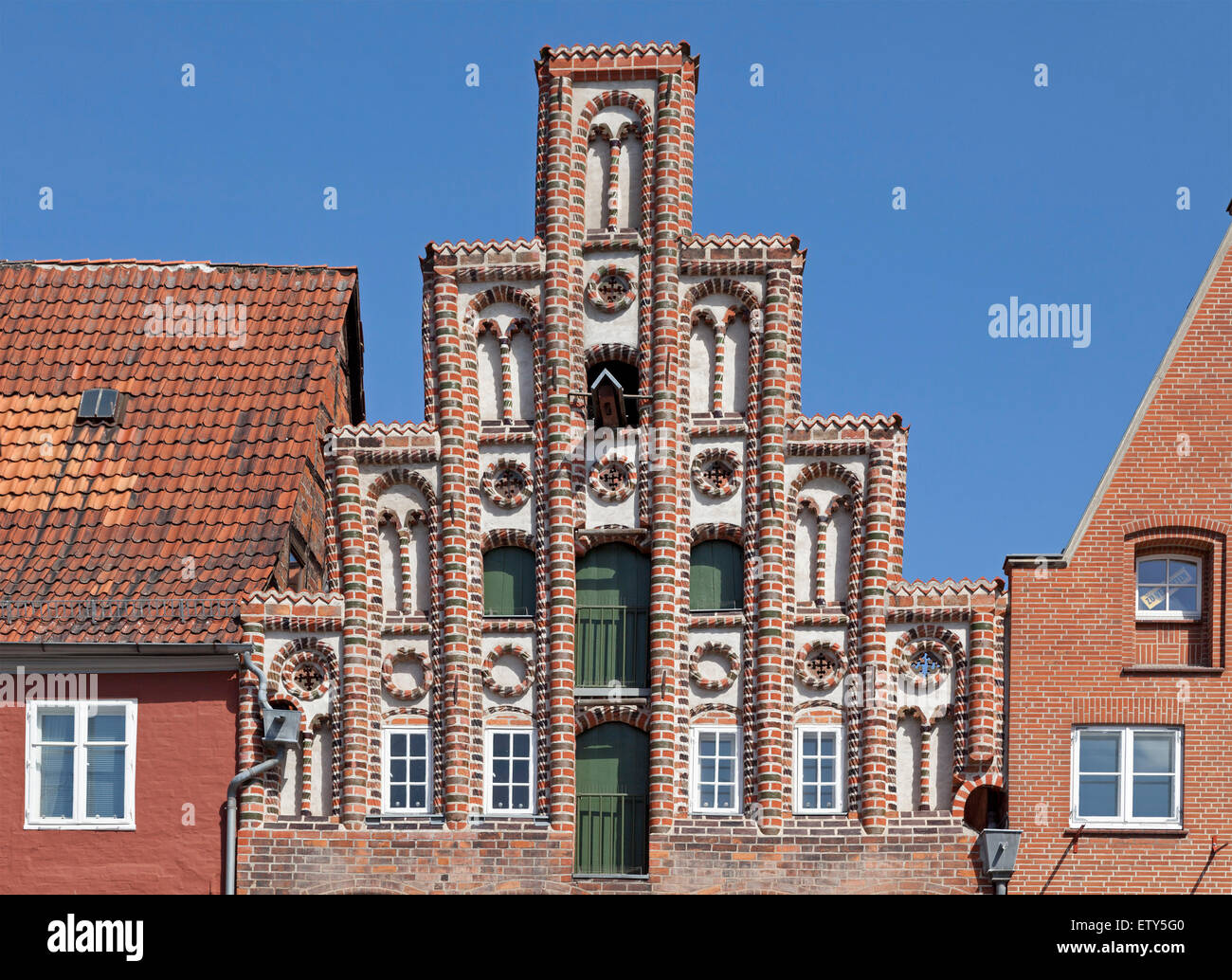 stepped gable, Am Sande, Lueneburg, Lower Saxony, Germany Stock Photo ...