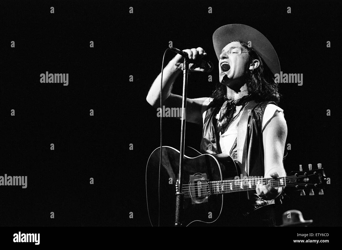 Bono u2 1987 hi-res stock photography and images - Alamy