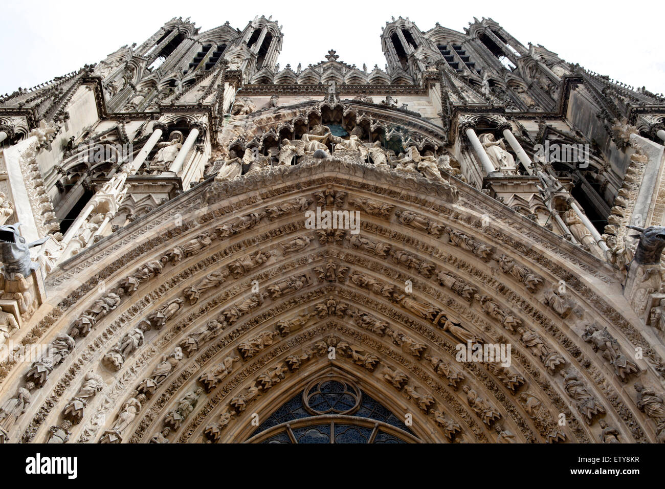 detail of Notre-dame cathedral in Rheims, Champagne - Ardenne, France ...