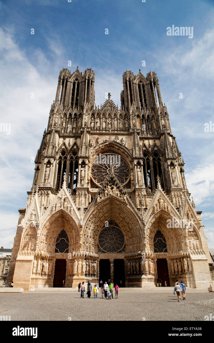Notre-dame cathedral in Rheims, Champagne - Ardenne, France Stock Photo ...