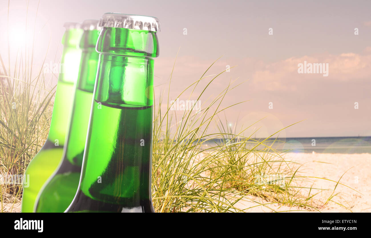 Bottles of beer on the beach hi-res stock photography and images - Alamy