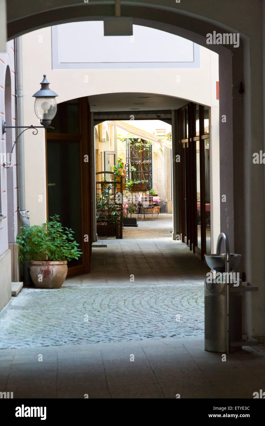 Backyard back yard alley hi-res stock photography and images - Alamy