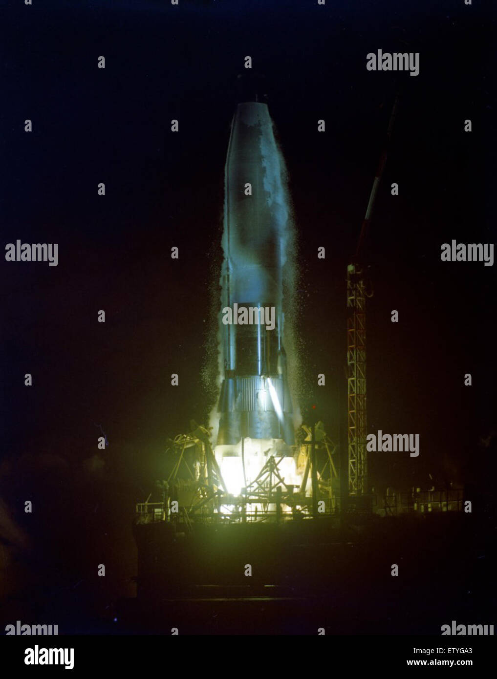 Power lift operation hi-res stock photography and images - Alamy