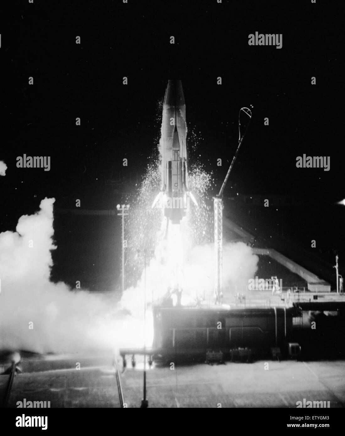 Atlas 8B Details Flight 8B; Test 1511; Top Gantry Stock Photo - Alamy