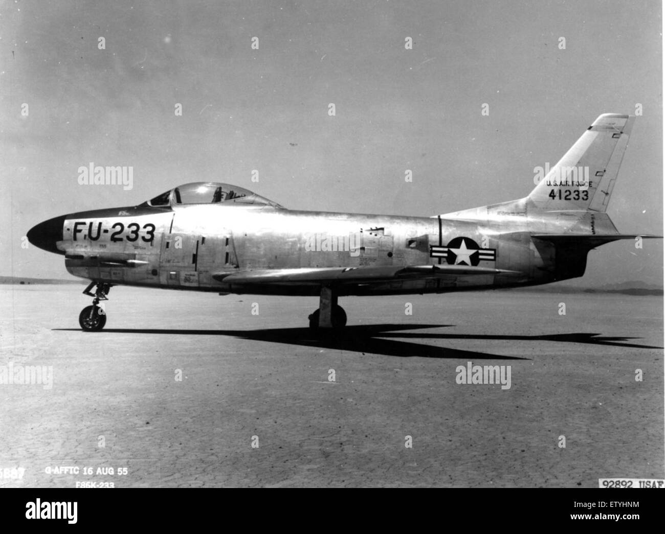 The F-86D Sabre, a variant of the famous F-86 series, was an advanced ...