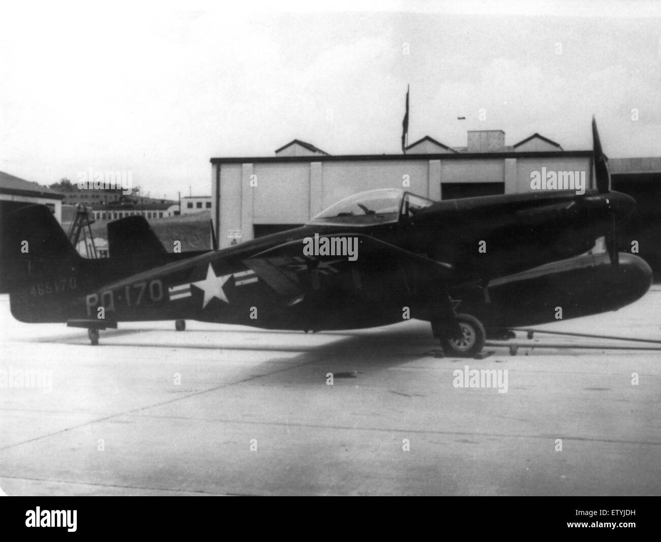 The P-82D is a variant of the P-82 Twin Mustang, a US long-range ...