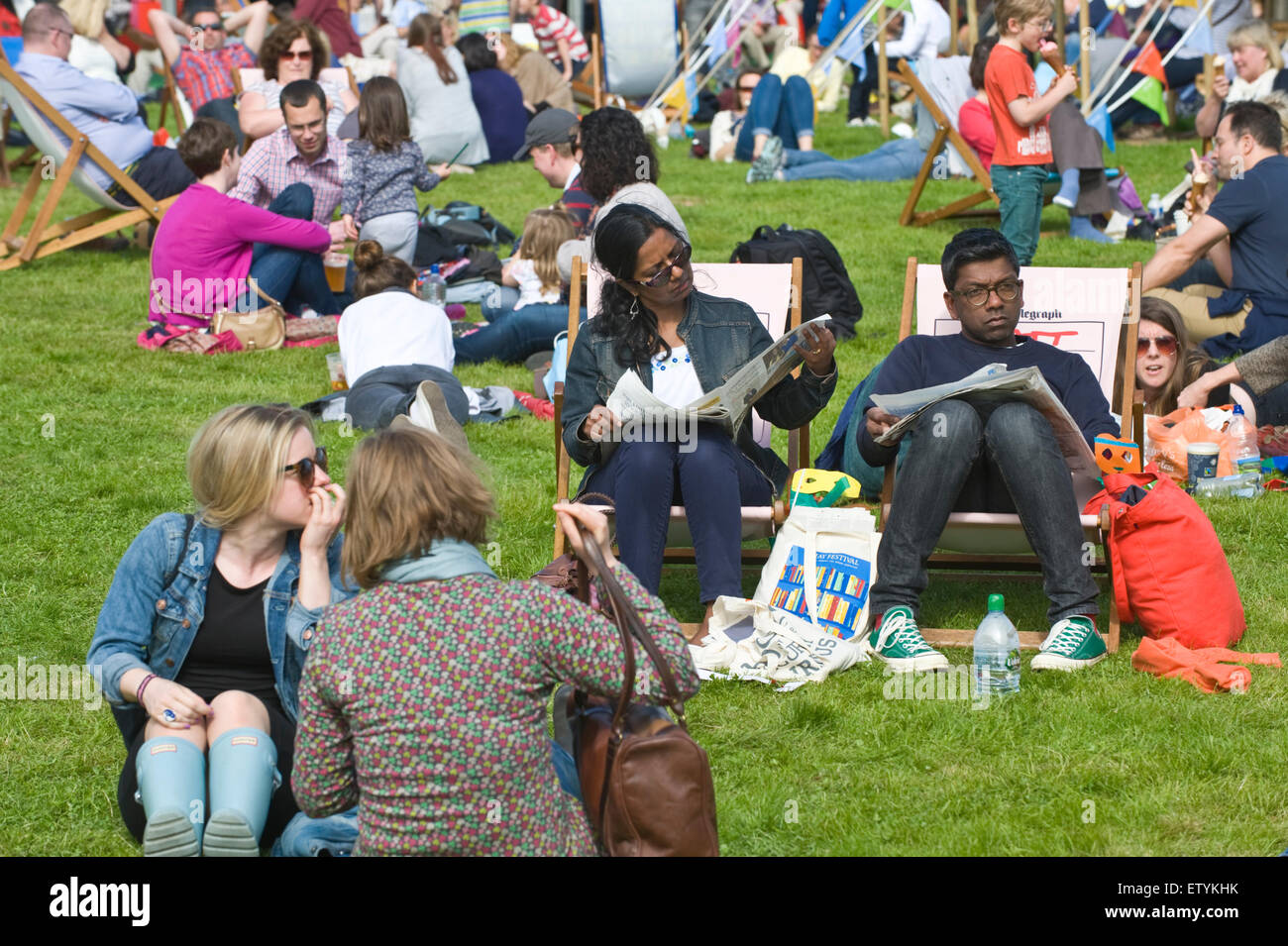 Man reading in lawn chair hi-res stock photography and images - Alamy