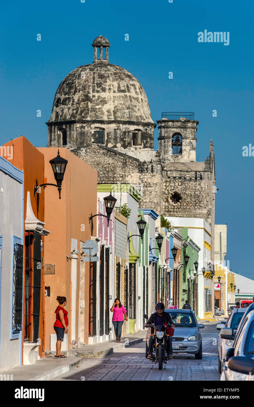 Spanish colonial house hi-res stock photography and images - Alamy