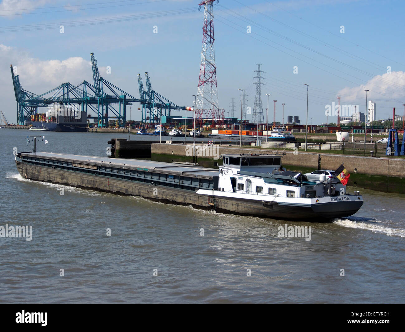 This image shows the tanker ship 'Escalda' in the Berendrechtsluis, a ...