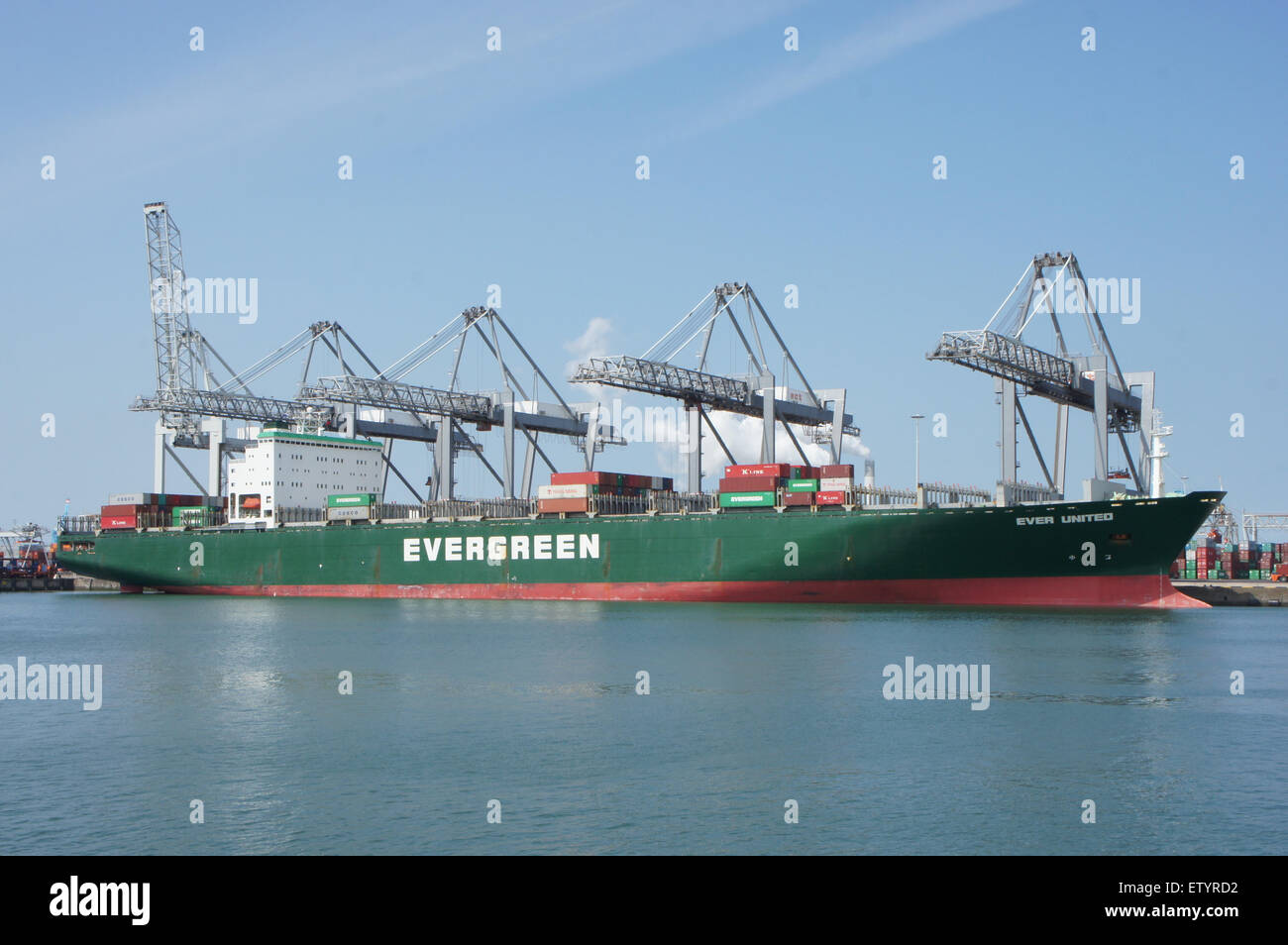 Ever goods container ship hi-res stock photography and images - Alamy
