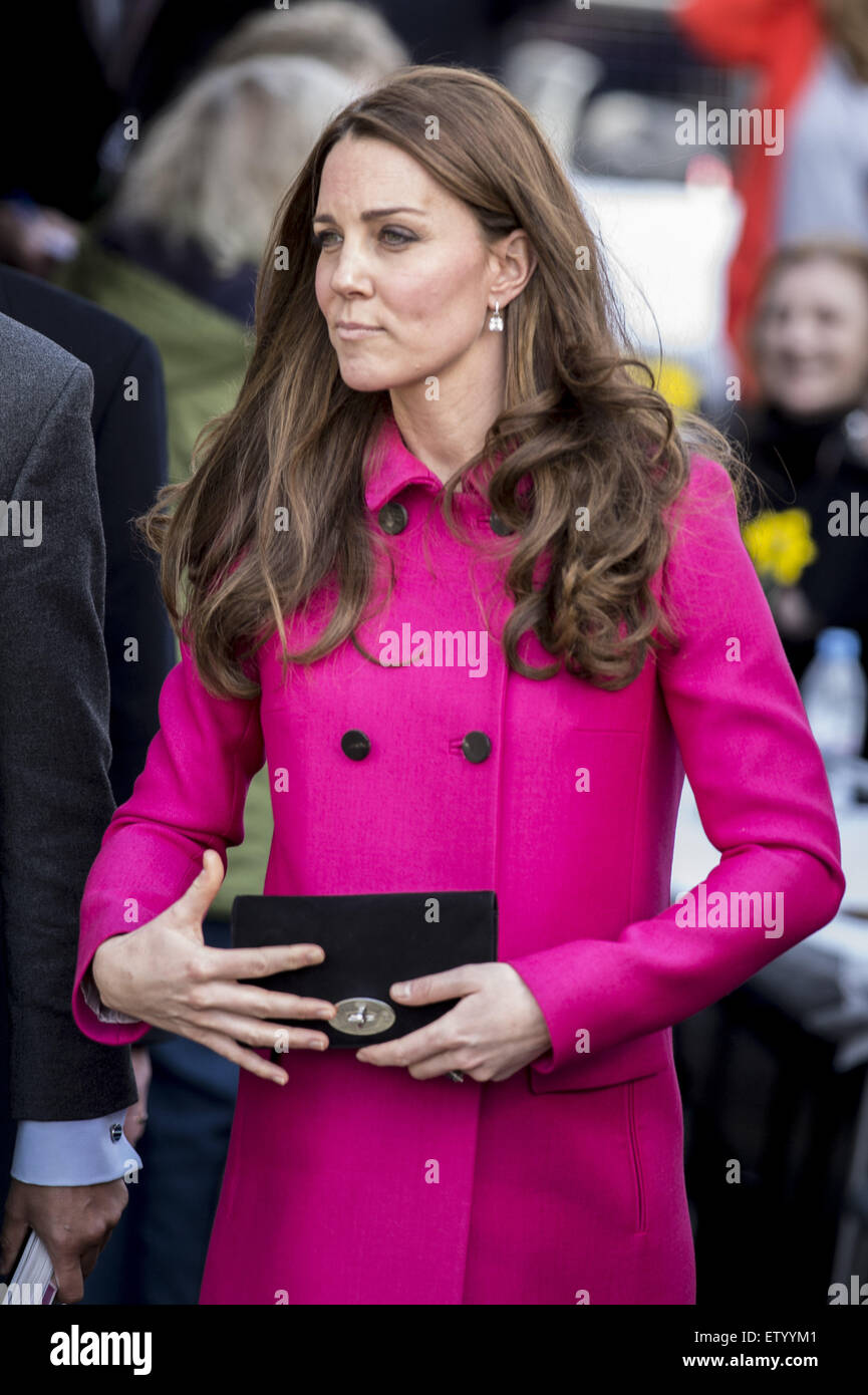 The Duke and Duchess of Cambridge visit an XLP community bus and the ...