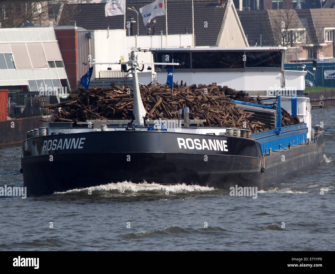 Cargo ship maneuver hi-res stock photography and images - Alamy