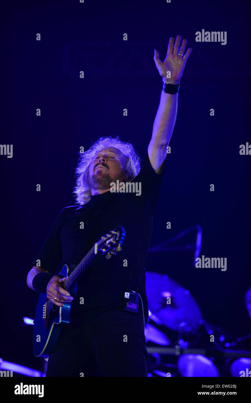 Hard Rock Rising Miami Beach centennial concert Featuring: Barry Gibb ...