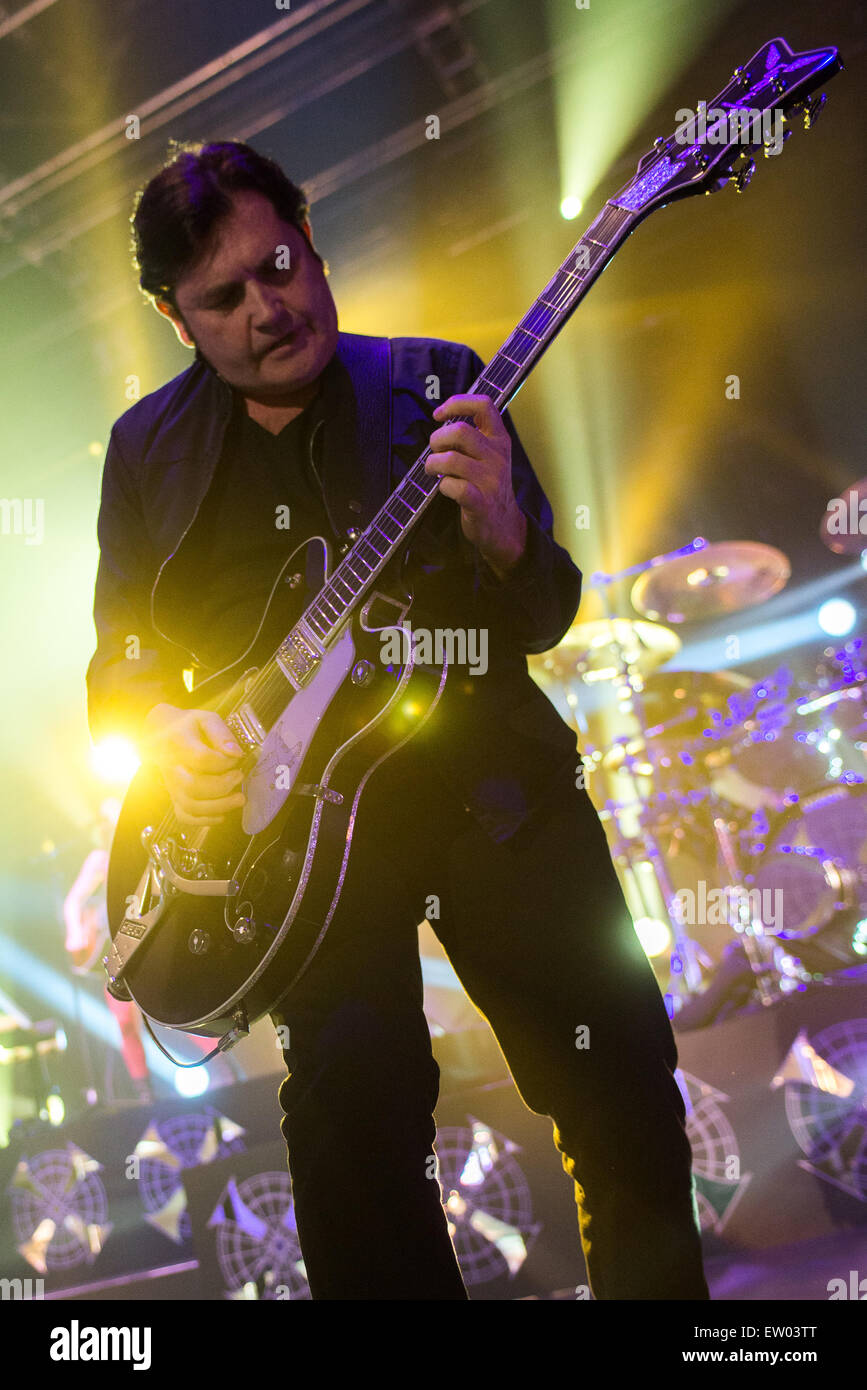 Simple Minds performing live at The Auditorium in Grimsby Featuring ...