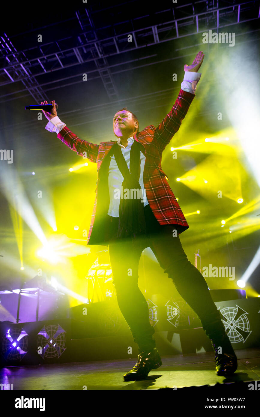 Simple Minds performing live at The Auditorium in Grimsby Featuring ...