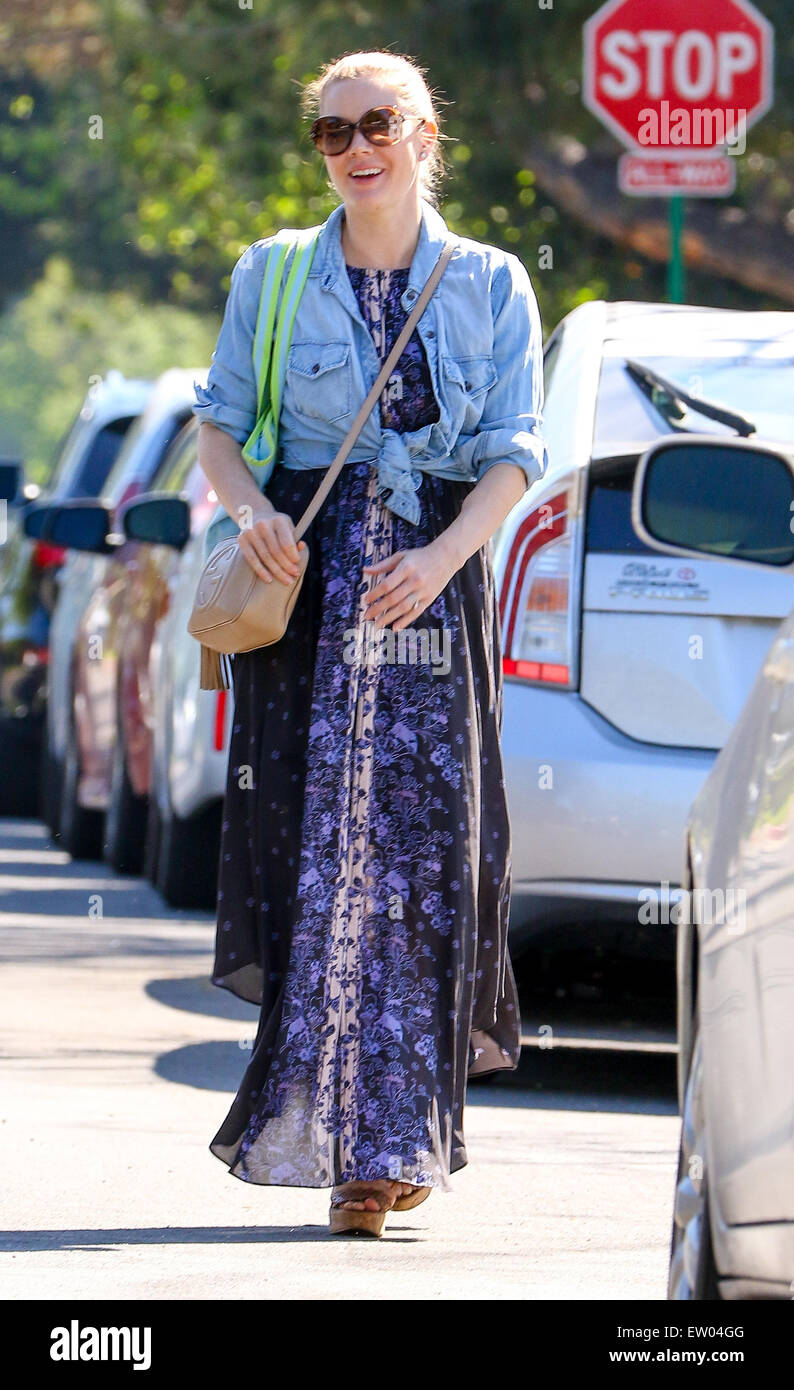 Amy Adams visits a friend in Los Angeles Featuring: Amy Adams Where ...