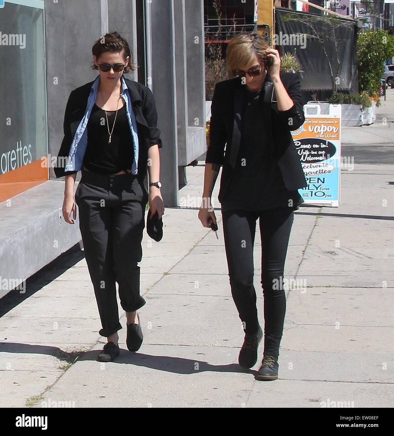 Kristen Stewart and Alicia Cargile out in Los Angeles Featuring ...